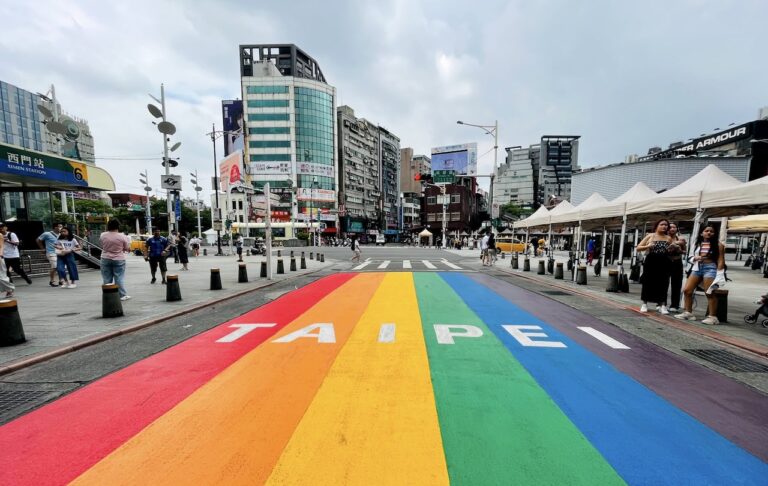 台北自由行攻略 - 2025年台北旅游景点, 捷运地图, 住宿推荐